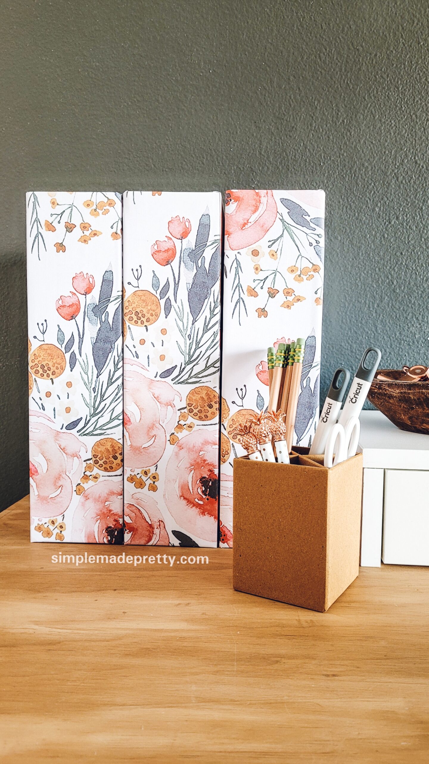 40 Dollar Tree Wallpaper DIY Decor Ideas - Decor For A Dollar (2026)